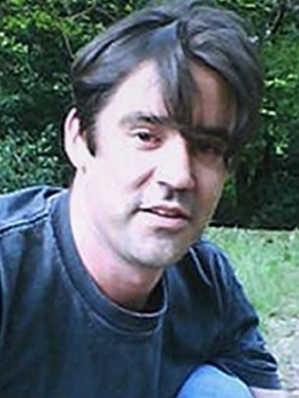 Andrew Savage guilty of Farnham murder of 'free spirit' man - BBC News