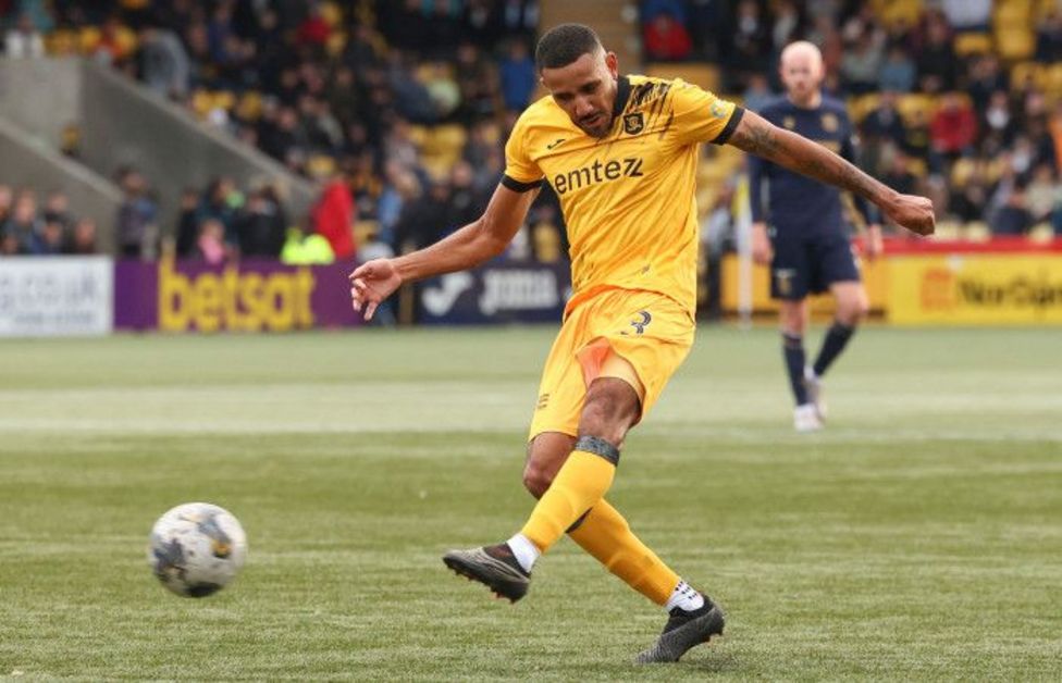 'Don't ever feel like speaking shows weakness' - Montano - BBC Sport