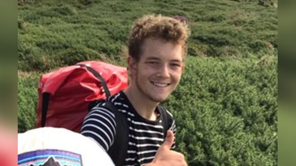 Freddy Perham: Family of dead boy thank search teams - BBC News