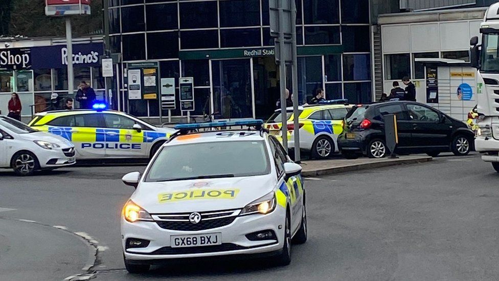 Redhill: Nine men arrested after suspected knife incident - BBC News