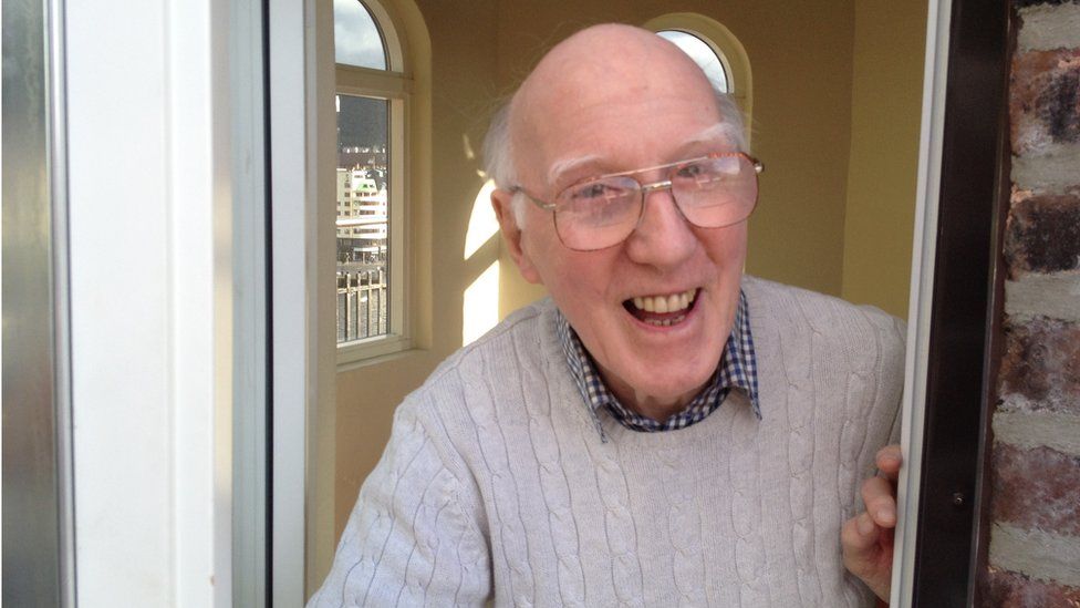 Gordon Wilson death: Cause of ex-headmaster's death unclear - BBC News