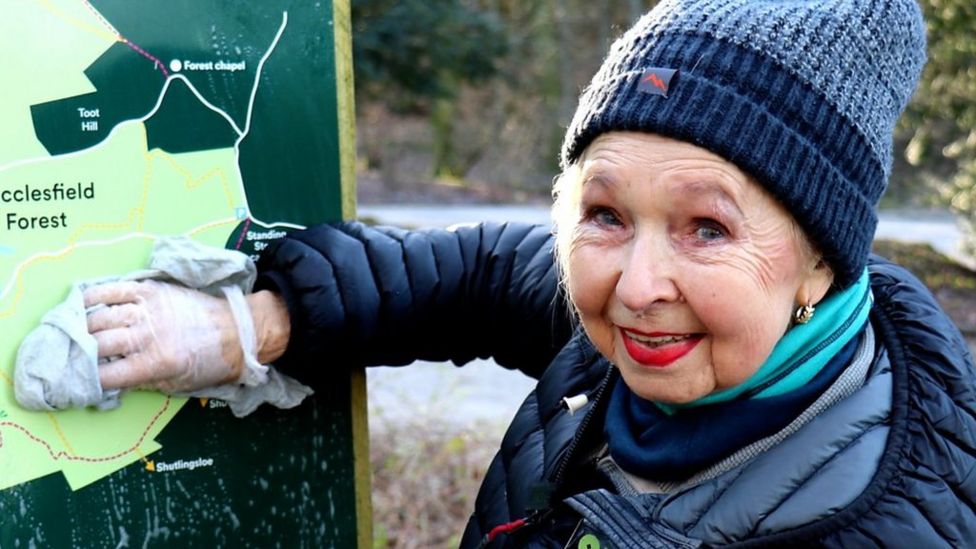 Peak District rangers celebrate 70th anniversary - BBC News