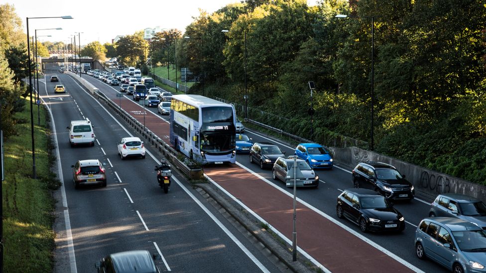 First Bus boss blames 'appalling delays' on roadworks - BBC News