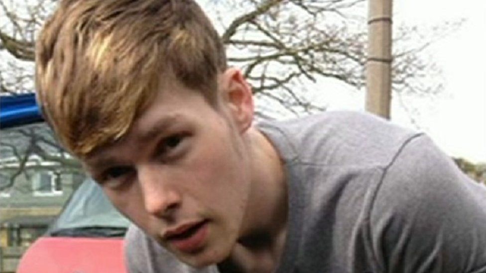 Minster man with eating disorder 'failed by NHS' before dying - BBC News