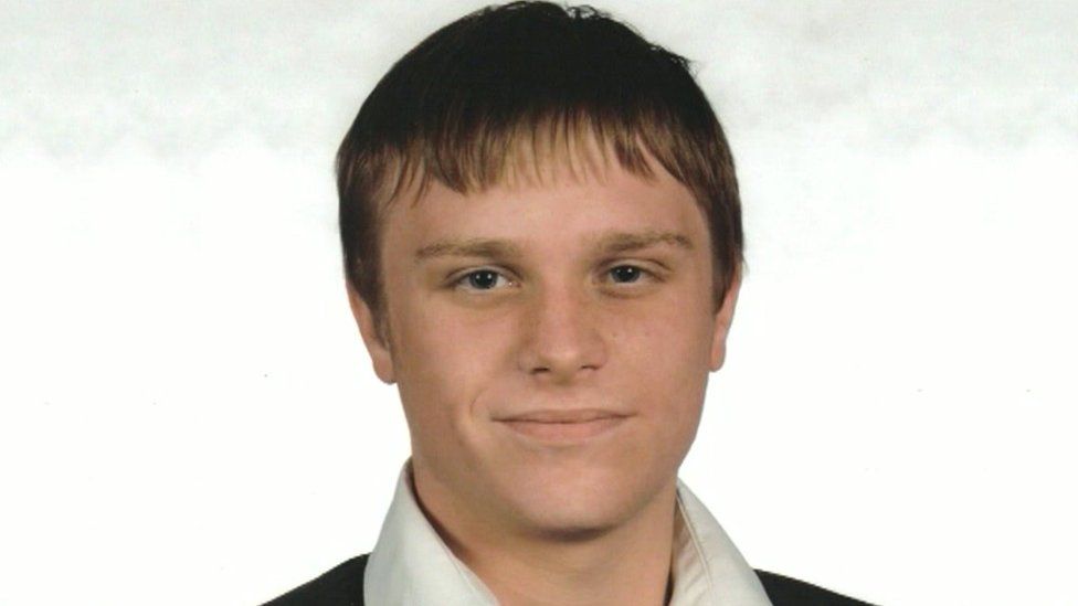 Russell Bohling inquest: Missing Hull student 'died in seas' - BBC News