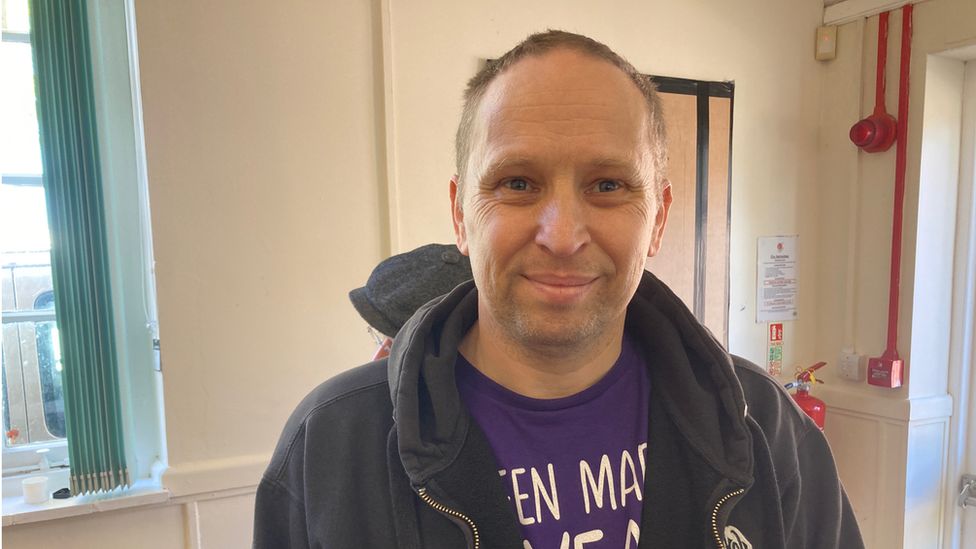 Cost of living crisis tackled by Norwich Repair Cafe - BBC News