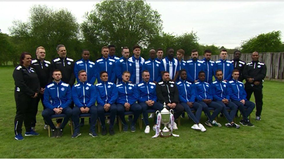 Thatcham town mayor extends tenure for Wembley final - BBC News