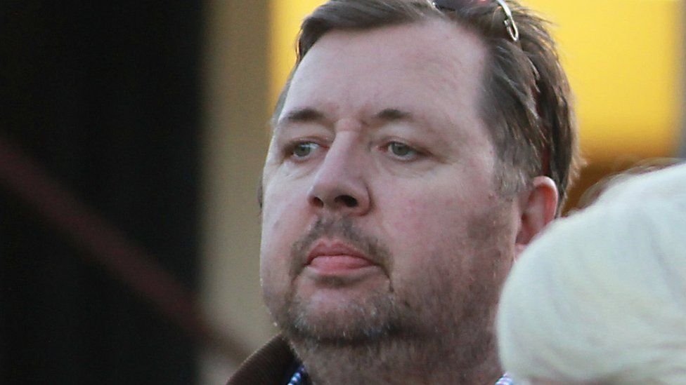 Cyn-gyfarwyddwr Clwb Rygbi Castell-nedd yn fethdalwr - BBC Cymru Fyw