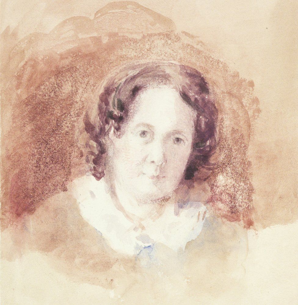 The most fashionable Englishwoman in Paris - BBC News