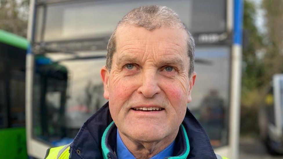 Ex First Bus boss takes to road amid driver shortage - BBC News
