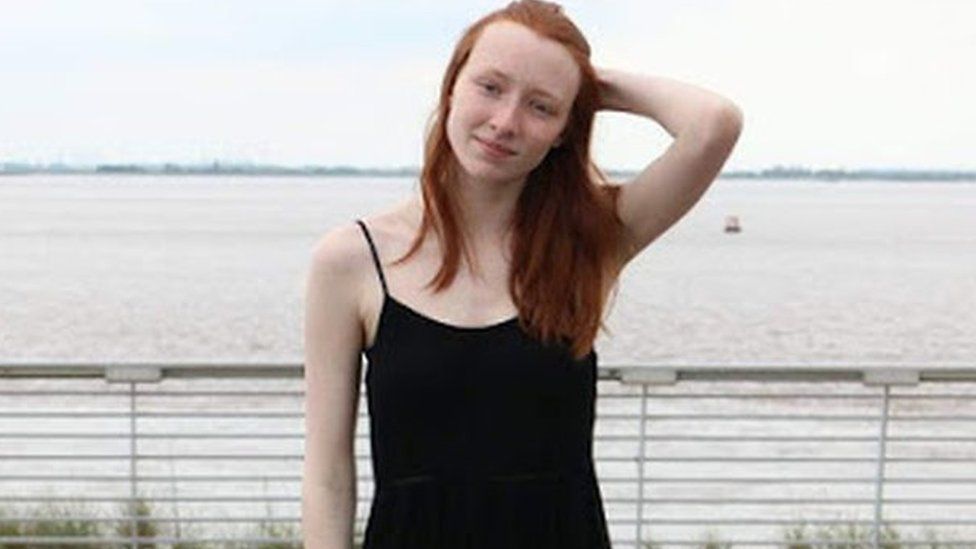 Ceara Thacker death: Mental health services 'failed student' - BBC News