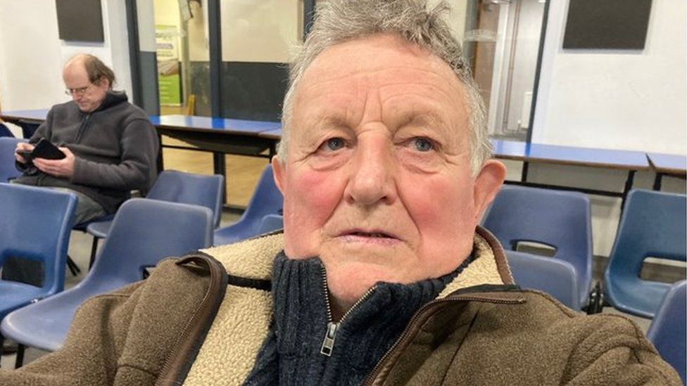 Trafodaethau 'adeiladol' rhwng ffermwyr a'r llywodraeth - BBC Cymru Fyw