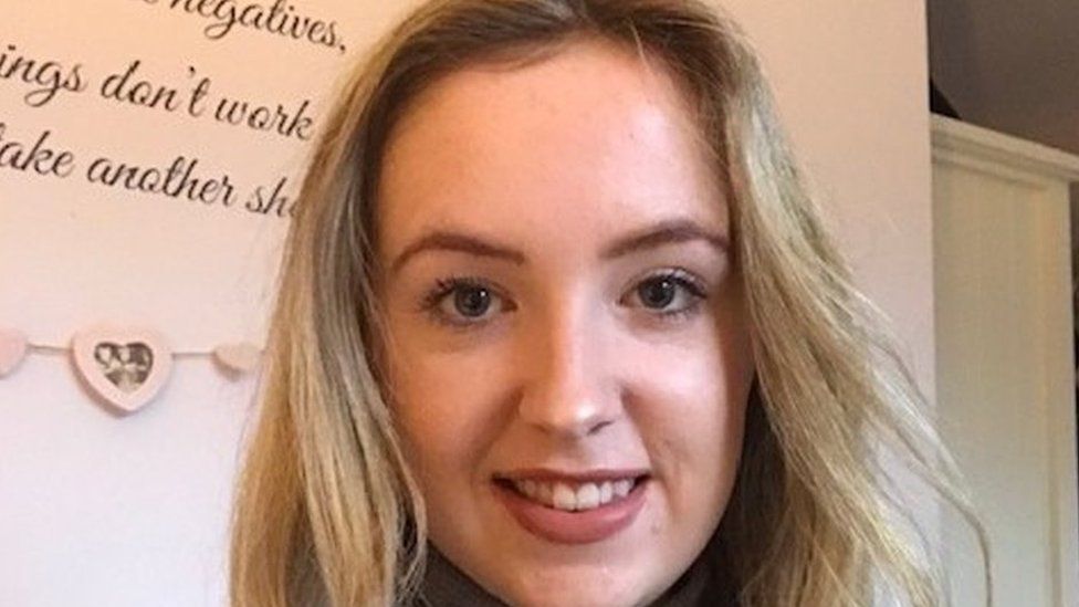 Covid-19: Student union calls for help over private rent - BBC News