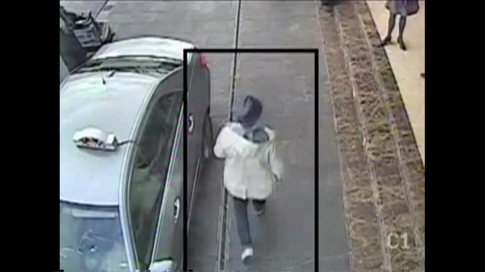 Brussels attacks: New video of airport bombing suspect - BBC News