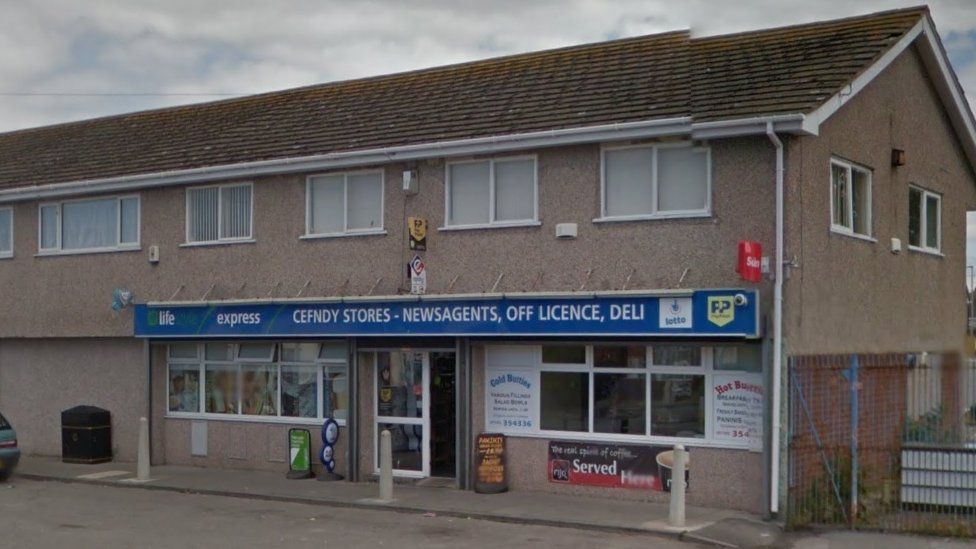 Rhyl shop and flat catch fire during burglary - BBC News