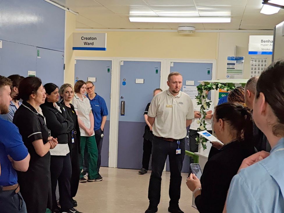 Northampton stroke physiotherapist awarded for 'amazing' care - BBC News