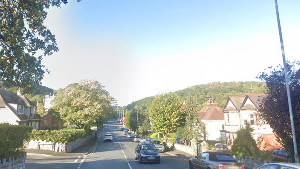 Mochdre: Man, 42, dies after crashing motorcycle - BBC News