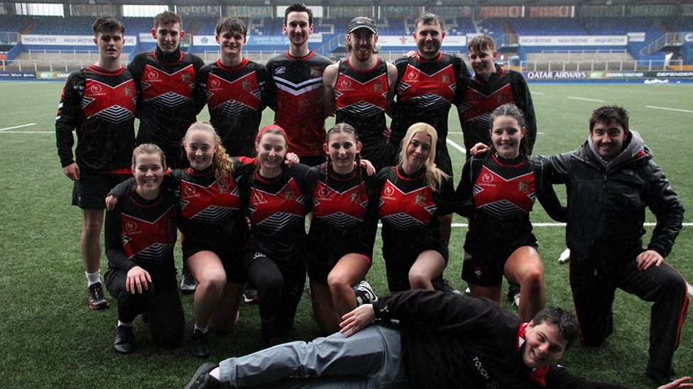 Cwpan y Byd (nid llwy bren) i rygbi cyffwrdd Cymru - BBC Cymru Fyw