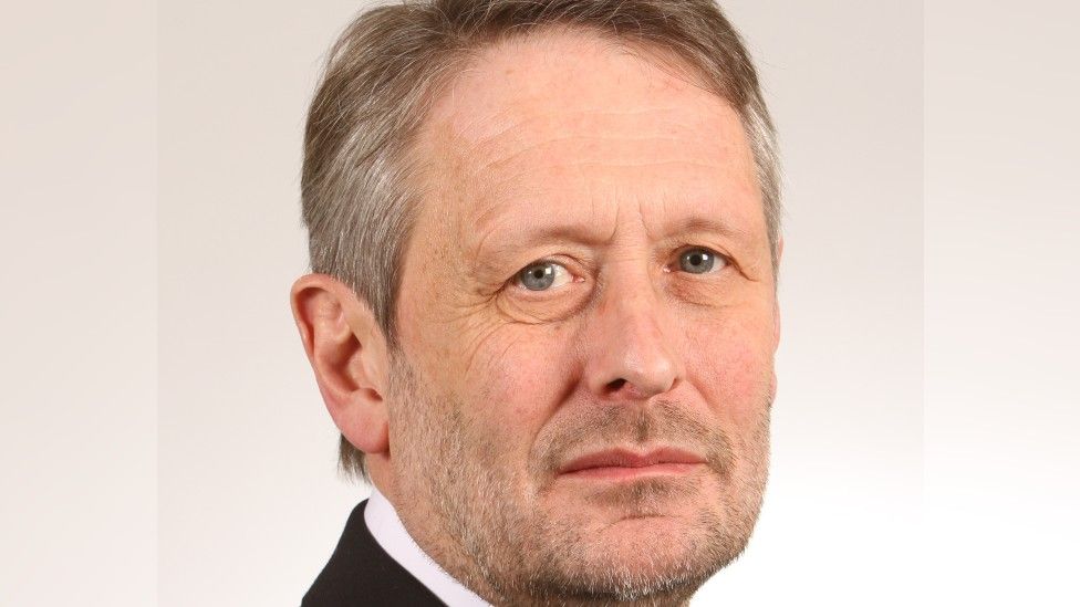 Leicester mayor Sir Peter Soulsby reselected to stand in 2023 - BBC News