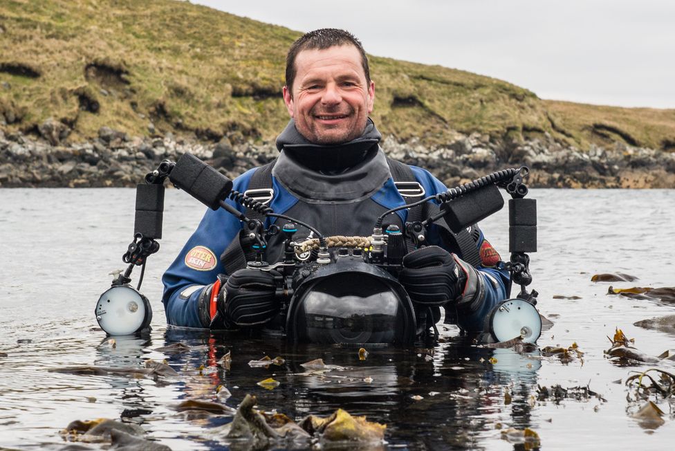 The Shetland orca spotters who helped David Attenborough - BBC News
