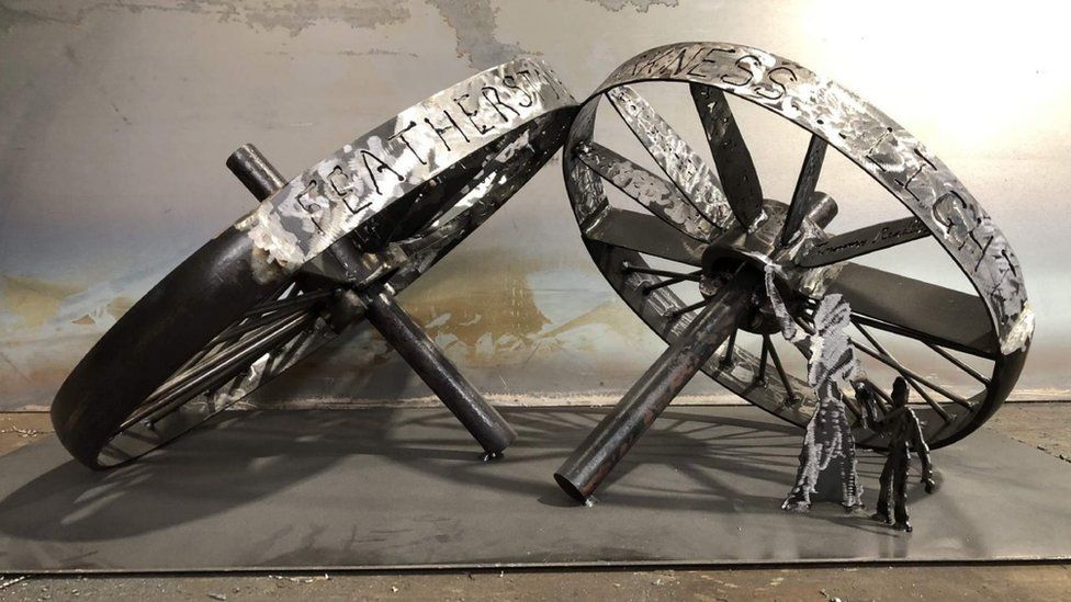 Featherstone sculpture to honour town's mining heritage - BBC News