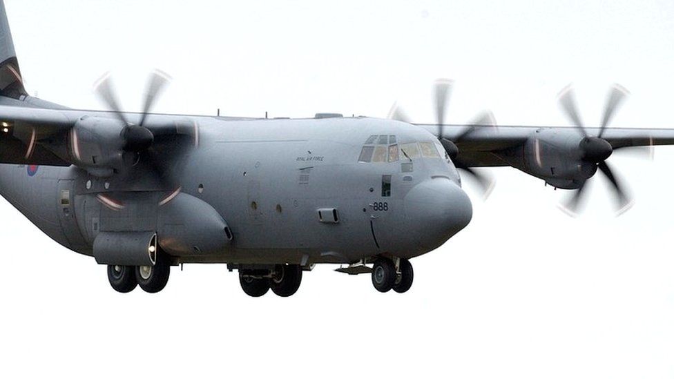 New £369m contract to service RAF Hercules in Cambridge - BBC News