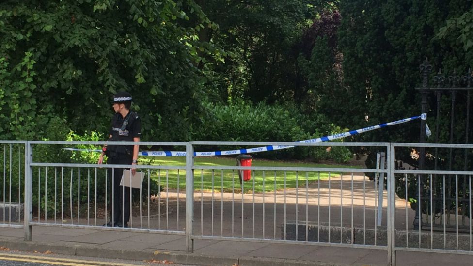 Man found dead in Victoria Park in Aberdeen - BBC News