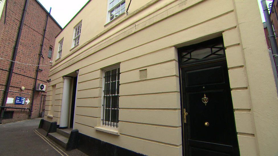 Far-right extremist admits Exeter synagogue arson - BBC News