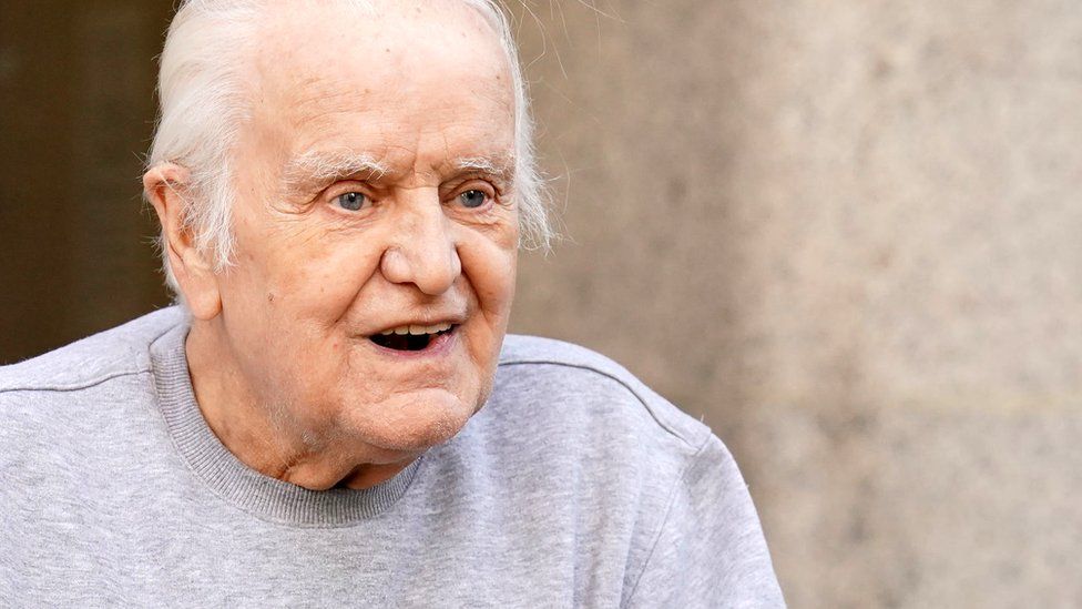 Man, 90, not guilty of attempting to murder wife - BBC News