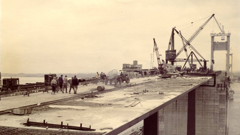 Celebrations mark Severn Bridge's 50th anniversary - BBC News