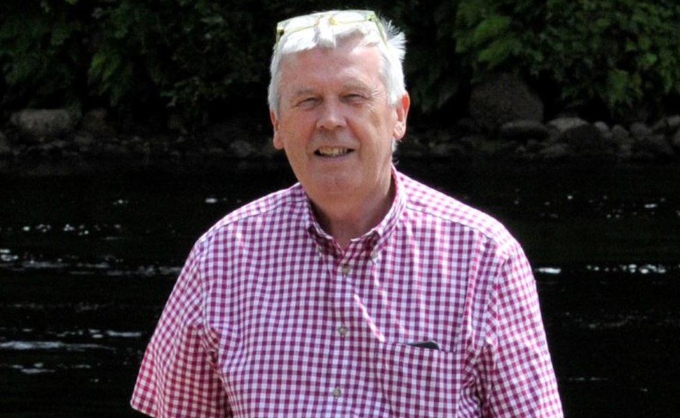 Family in Aberdeen photos found in Australia identified - BBC News