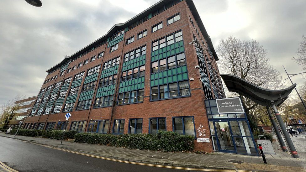 Swindon council tax rise approved to help balance budget - BBC News