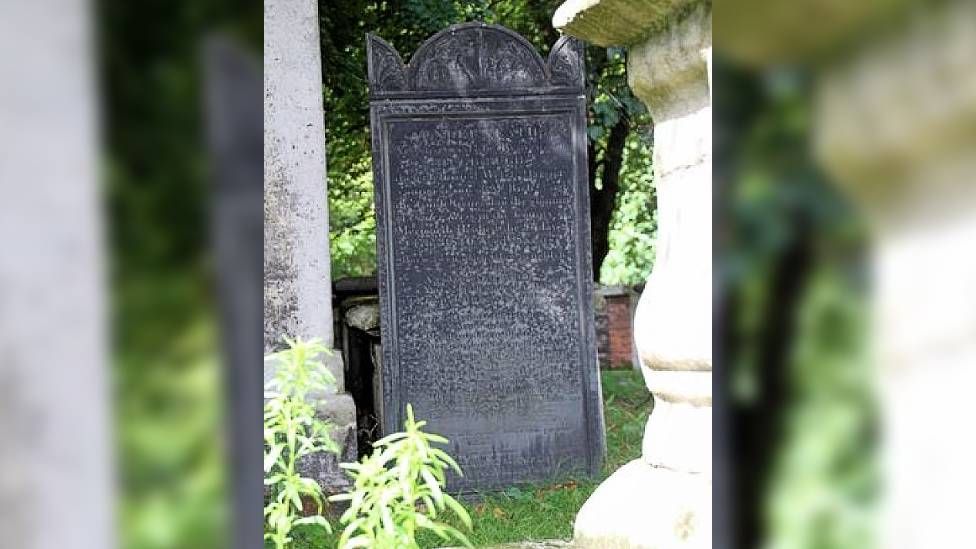 Englynion beddi Cymraeg ym mhen draw'r byd - BBC Cymru Fyw