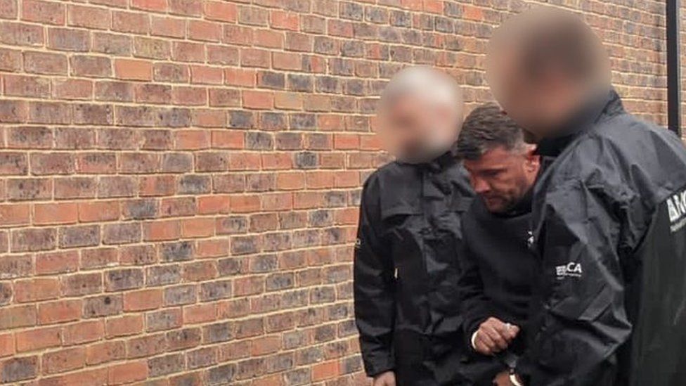 Kinahan gang: Alleged member of crime cartel extradited to UK - BBC News