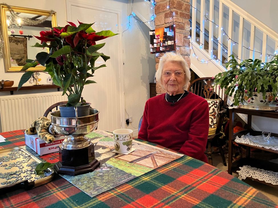 Rural Cumbrians 'missing out on high speed internet' - BBC News