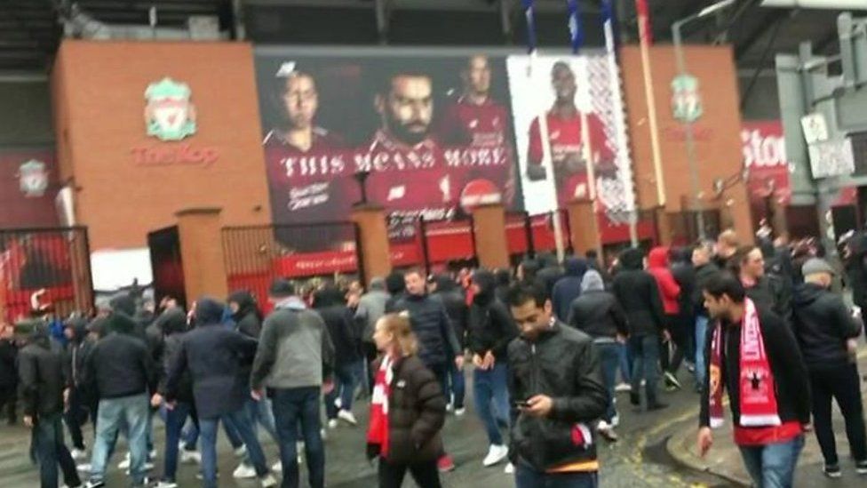 Daily Express paper apologises for Liverpool FC 'slur' - BBC News