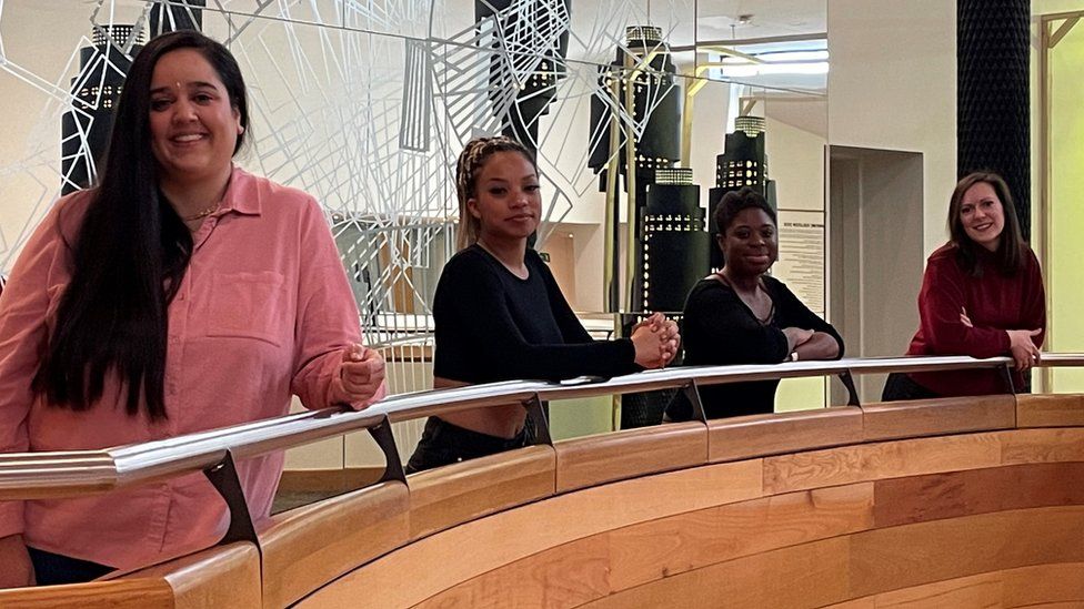 Osian Jones: Athletwr yn teimlo 'rheidrwydd' i drafod ei rywioldeb ...