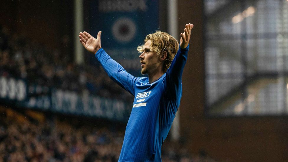 Rangers hit back to thump Dundee: Premiership - BBC Sport - BBC Sport