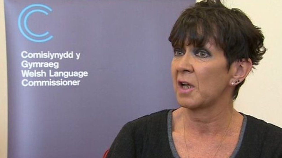 Dim Mesur Iaith newydd i Gymru wedi tro pedol llywodraeth - BBC Cymru Fyw