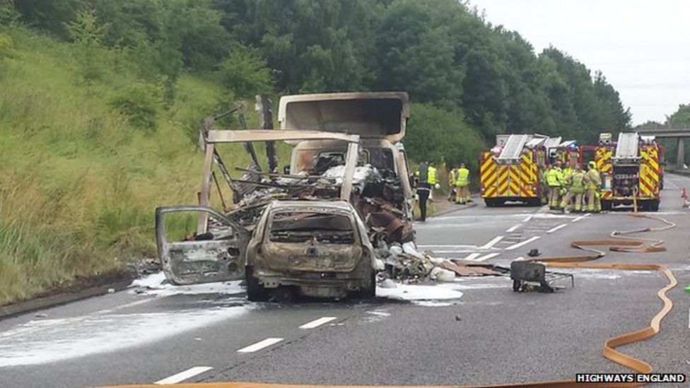 A42 Leicestershire crash: One injured after lorry fire - BBC News
