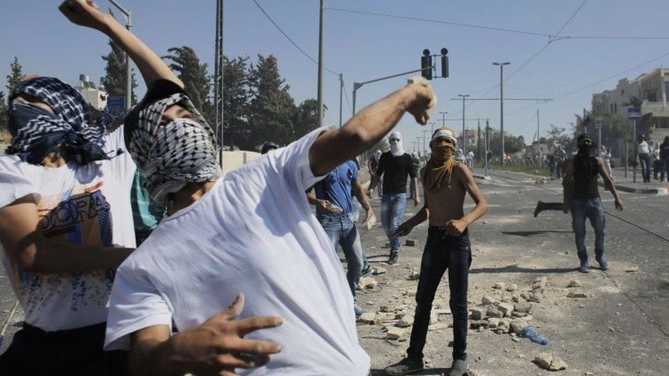 Israeli PM Netanyahu vows stone-thrower crackdown - BBC News