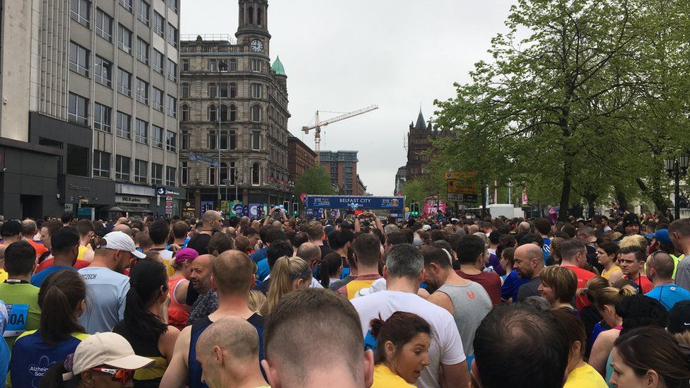 Belfast Marathon death: Stephen Heaney named - BBC News