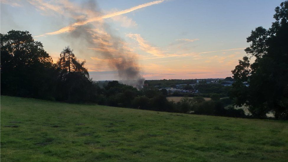 Daventry scrapyard fire: A45 closed as crews tackle blaze - BBC News