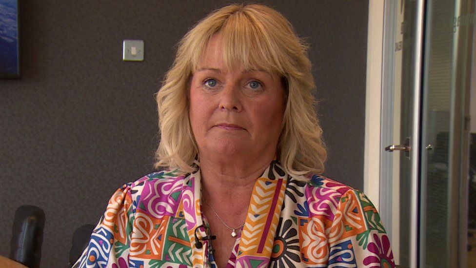 Gynaecological cancer system 'close to the brink' in NI - BBC News