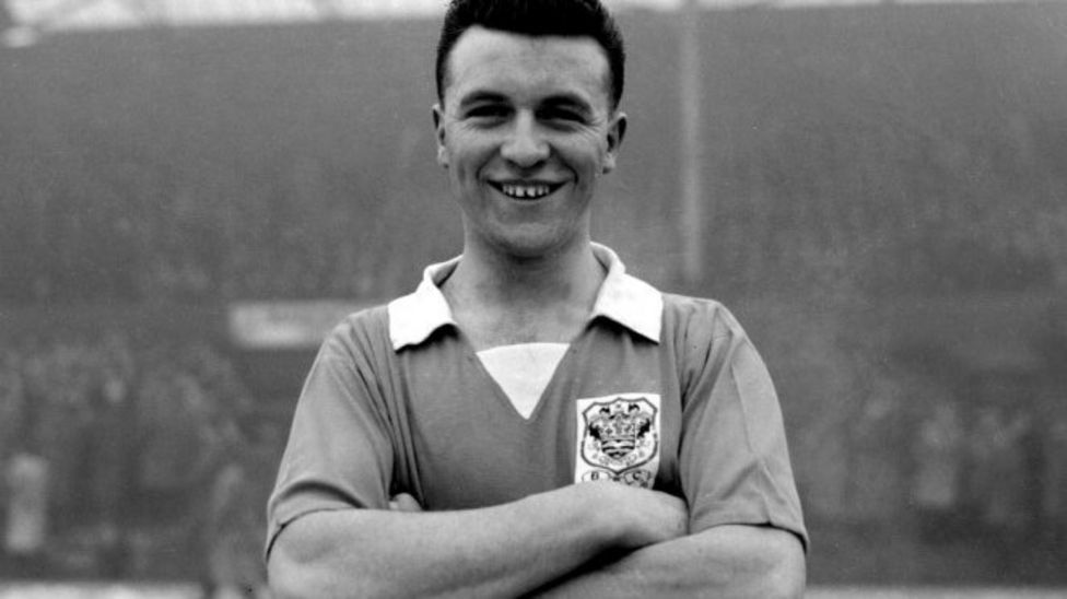 Jimmy Armfield: Blackpool and England legend dies at the age of 82 ...