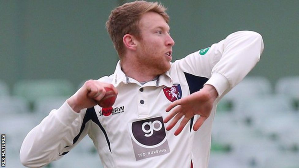 Adam Riley: Kent off-spinner released by mutual consent - BBC Sport