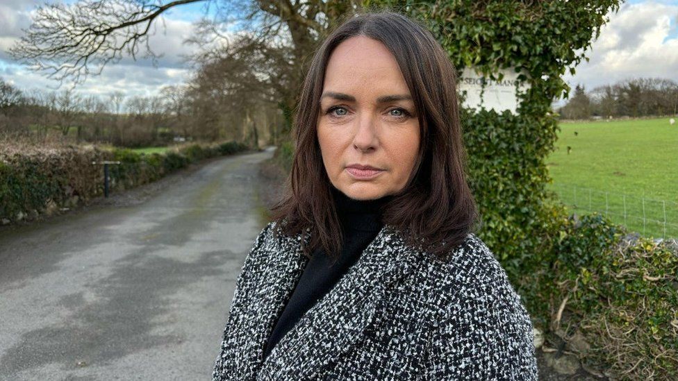 Seiont Manor: Gwrthod cais i ailddatblygu gwesty moethus - BBC Cymru Fyw