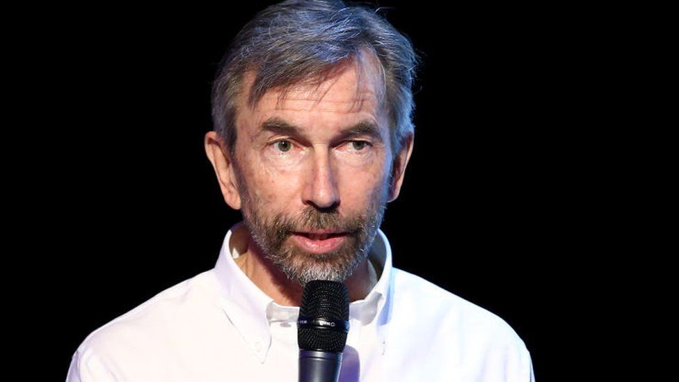 Beirniadu penderfyniad i ddechrau Rali GB Cymru yn Lerpwl - BBC Cymru Fyw