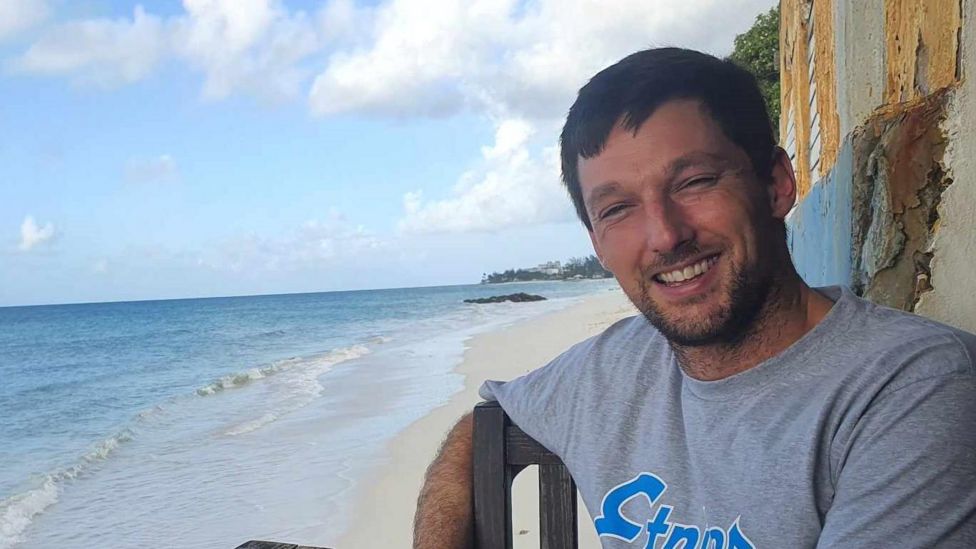 Family pay tribute to man after Cornwall motorcycle crash - BBC News