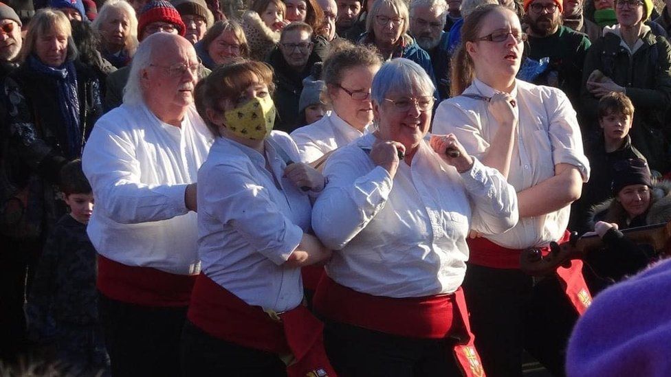 Sheffield sword dancers perform in Boxing Day tradition - BBC News